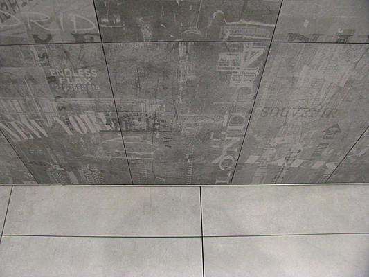 Graffiti di Refin • Tile.Expert – rivenditore di piastrelle italiane